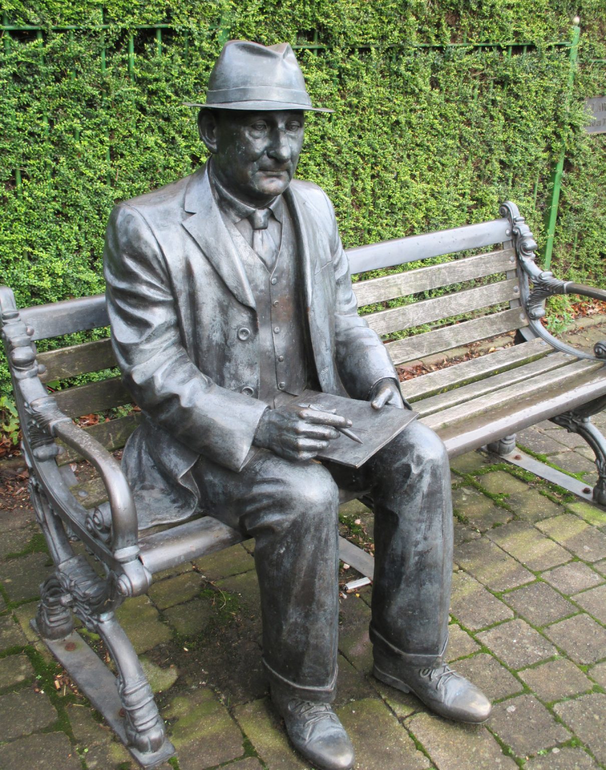 LS Lowry: Painter Of The Industrial North - EnglandExplore