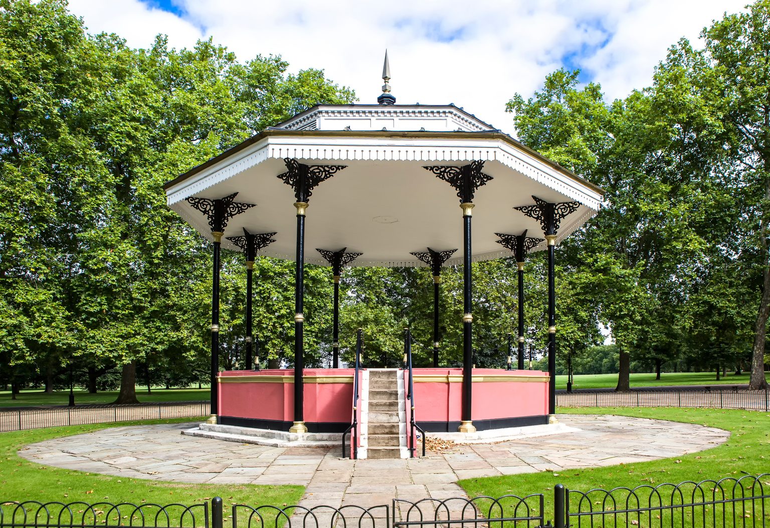 London's Royal Parks | Hyde Park, Regent's Park & More